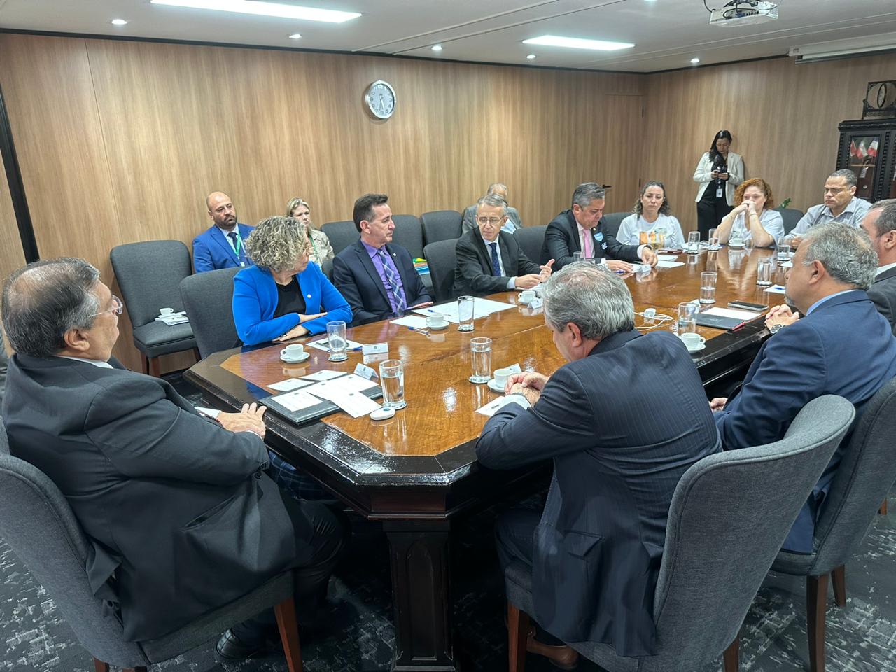 Prefeito Mário participa de solenidade em Brasília sobre segurança com ... Prefeito Mário participa de solenidade em Brasília sobre segurança com ...